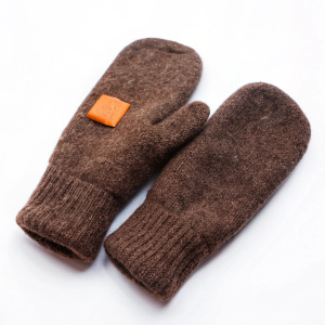 mittens brown wool material fabric label on white background - Recraft